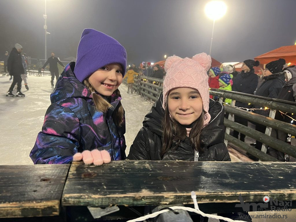 Zimska bajka u Kikindi: Sugrađani oduševljeni "Ledenim jezerom" | Ami ...